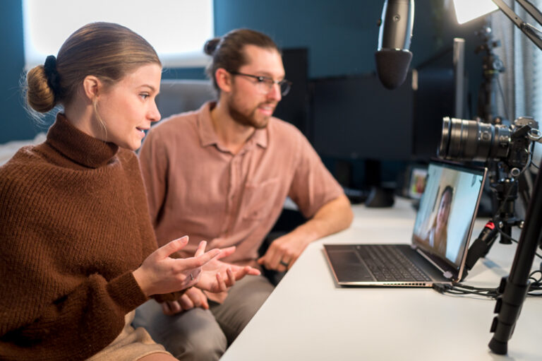 The Absolute BEST Time of Day to Take Pictures - Hunter and Sarah ...